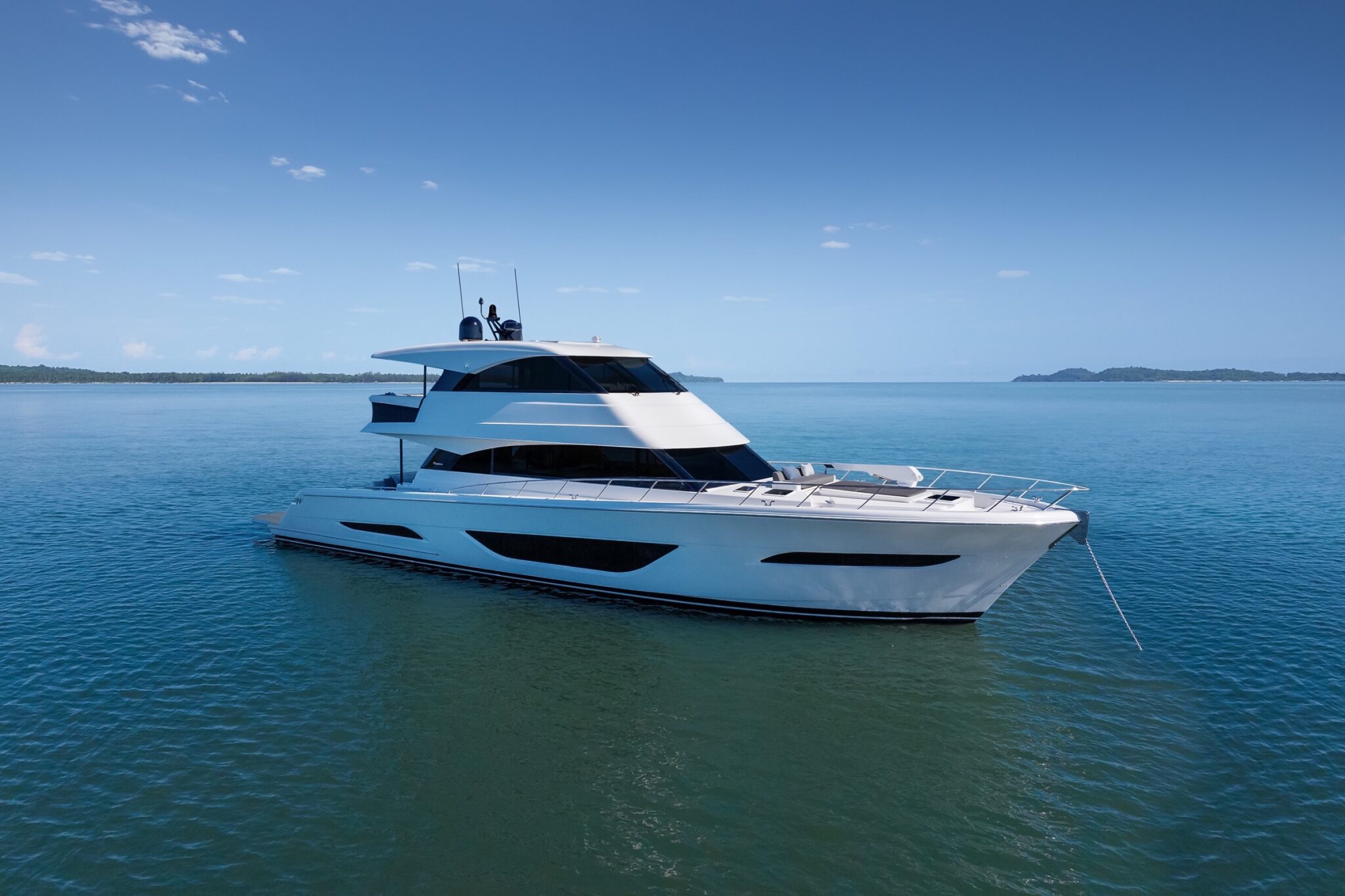 MARITIMO'S M75 Flybridge Motor Yacht and the M55 Flybridge Motor Yacht ...